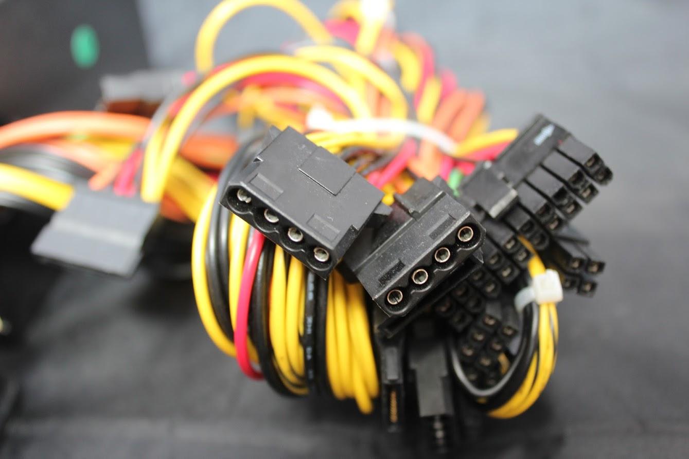 Huntkey APFC 700W - Đánh Giá Gaming Gear