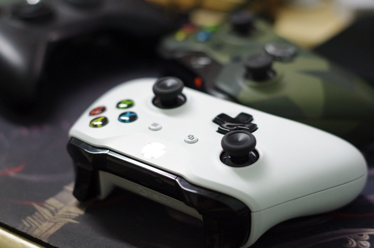 Xbox One S controller - Đánh Giá Gaming Gear