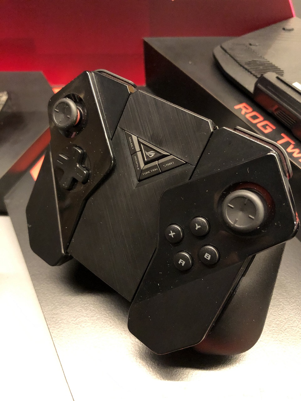 ASUS ROG Phone II – "Ông hoàng" làng game trên di động