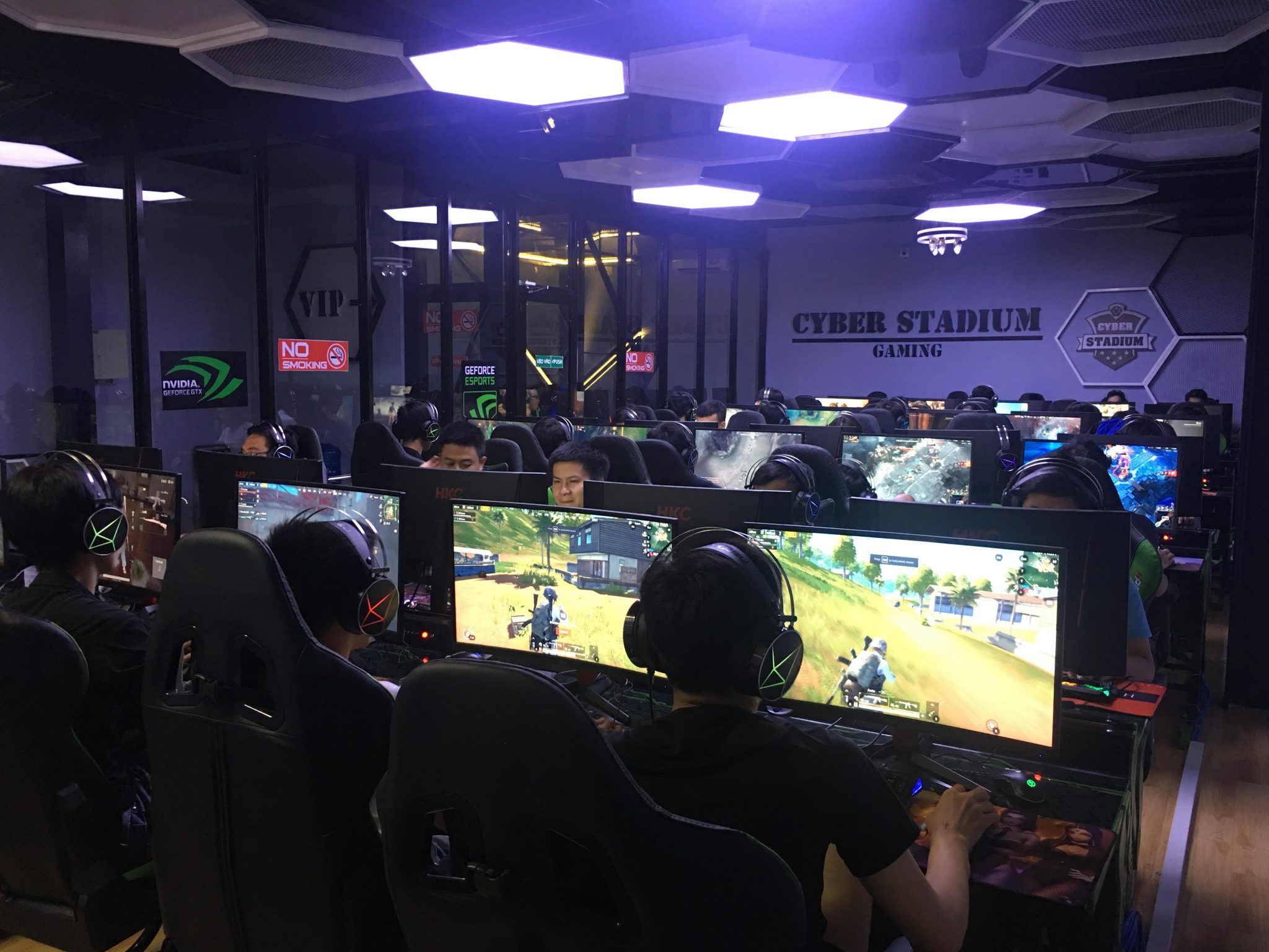 Cyber Stadium - Phòng game chuẩn Esports tại Đà Nẵng