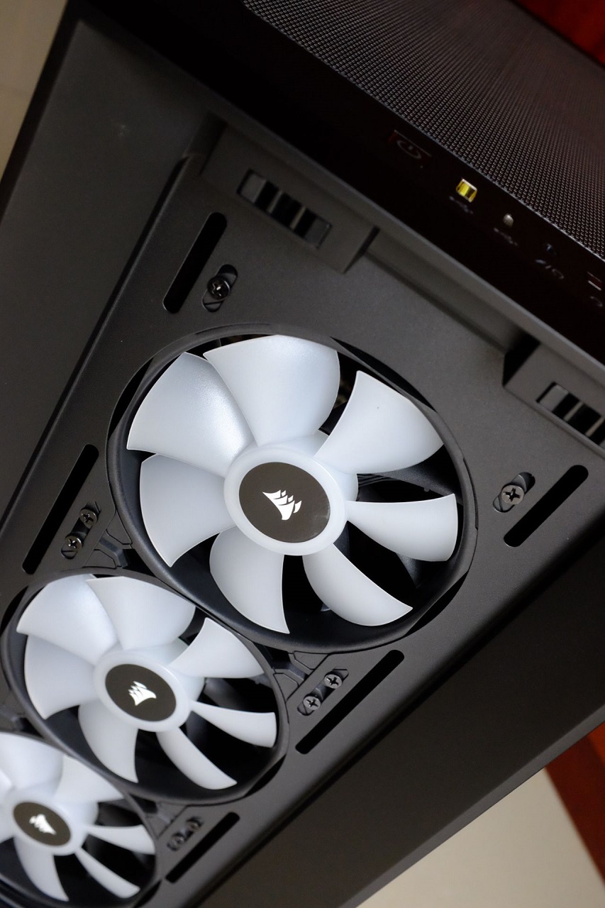 Corsair 4000X RGB Mid Tower Gaming Case - Đánh Giá Nhanh