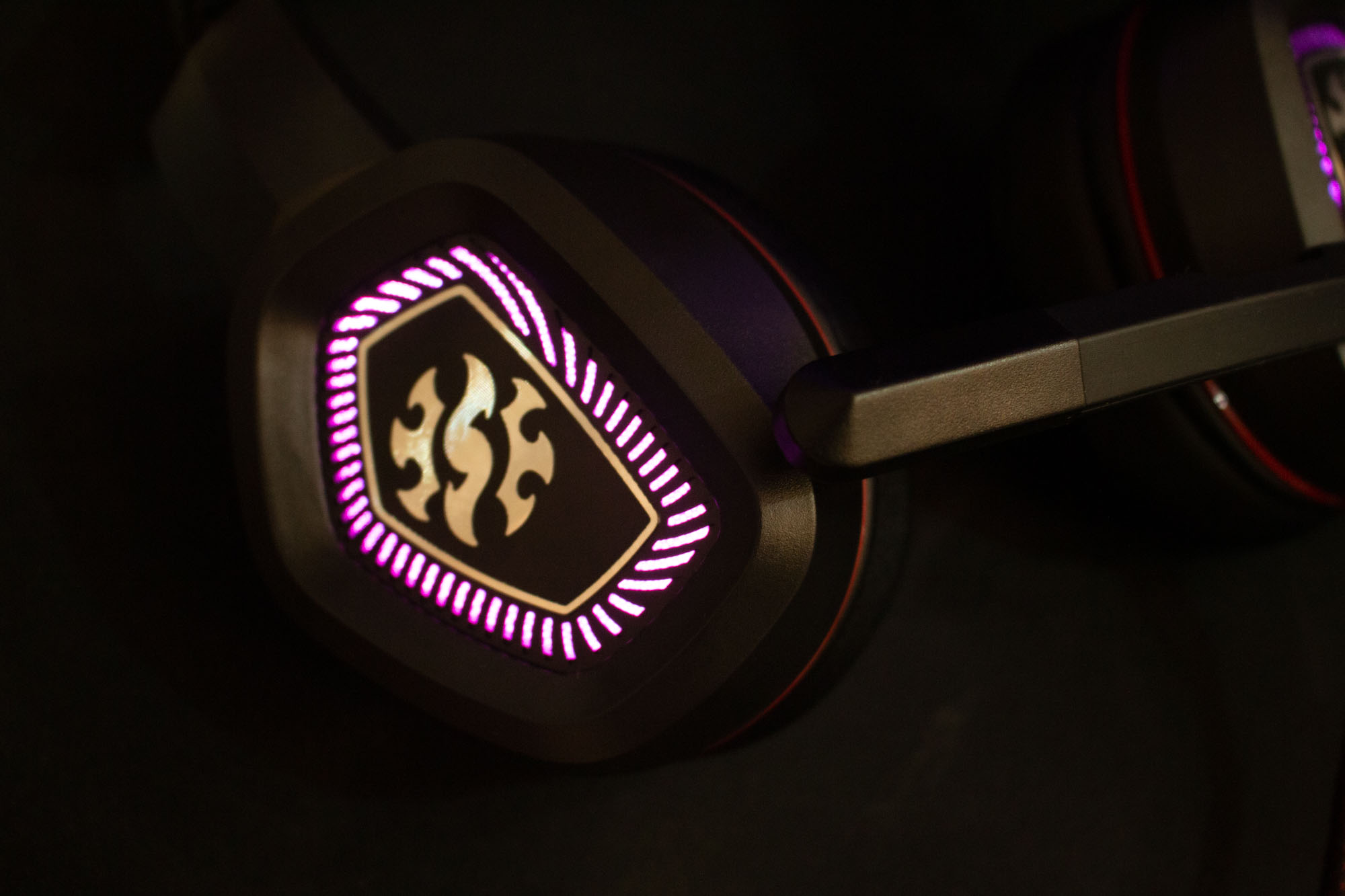 XPG EMIX H20 - Đánh Giá Gaming Gear