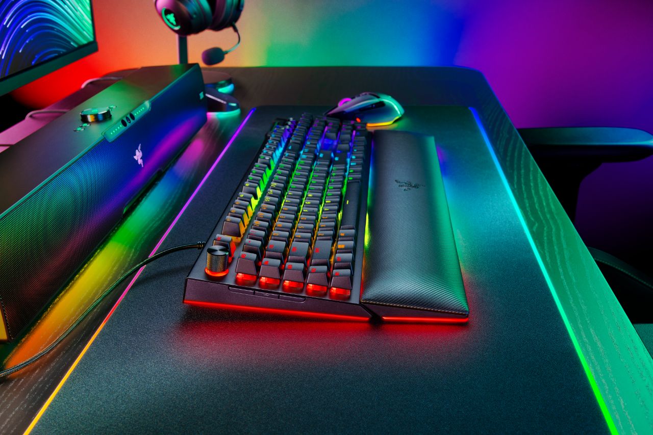 Razer ra mắt bàn phím chơi game BlackWidow V4 Pro - Tin Gaming Gear