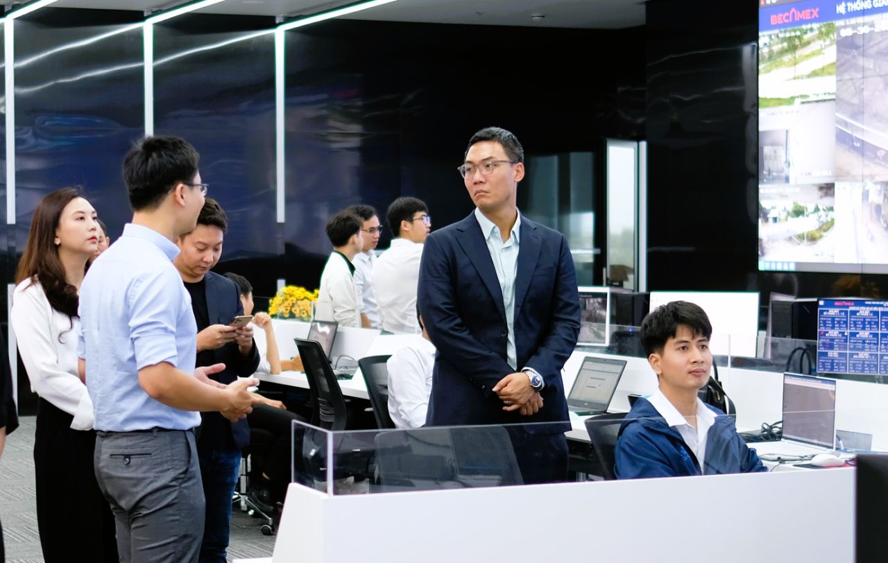 ASUS và VNTT thảo luận hợp tác trong lĩnh vực công nghiệp thông minh và ...