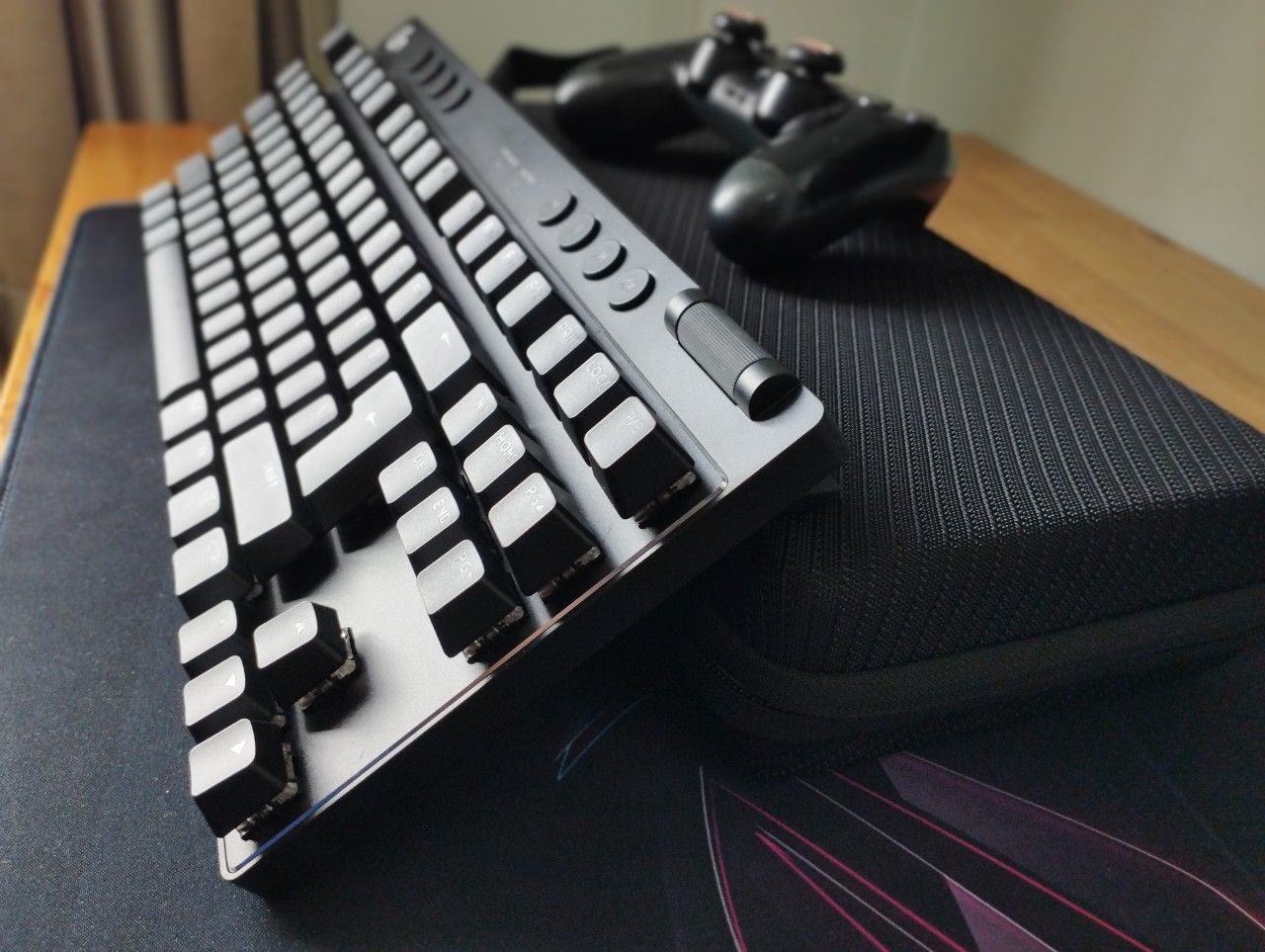 Logitech G Pro X TKL Lightspeed - Đánh Giá Gaming Gear